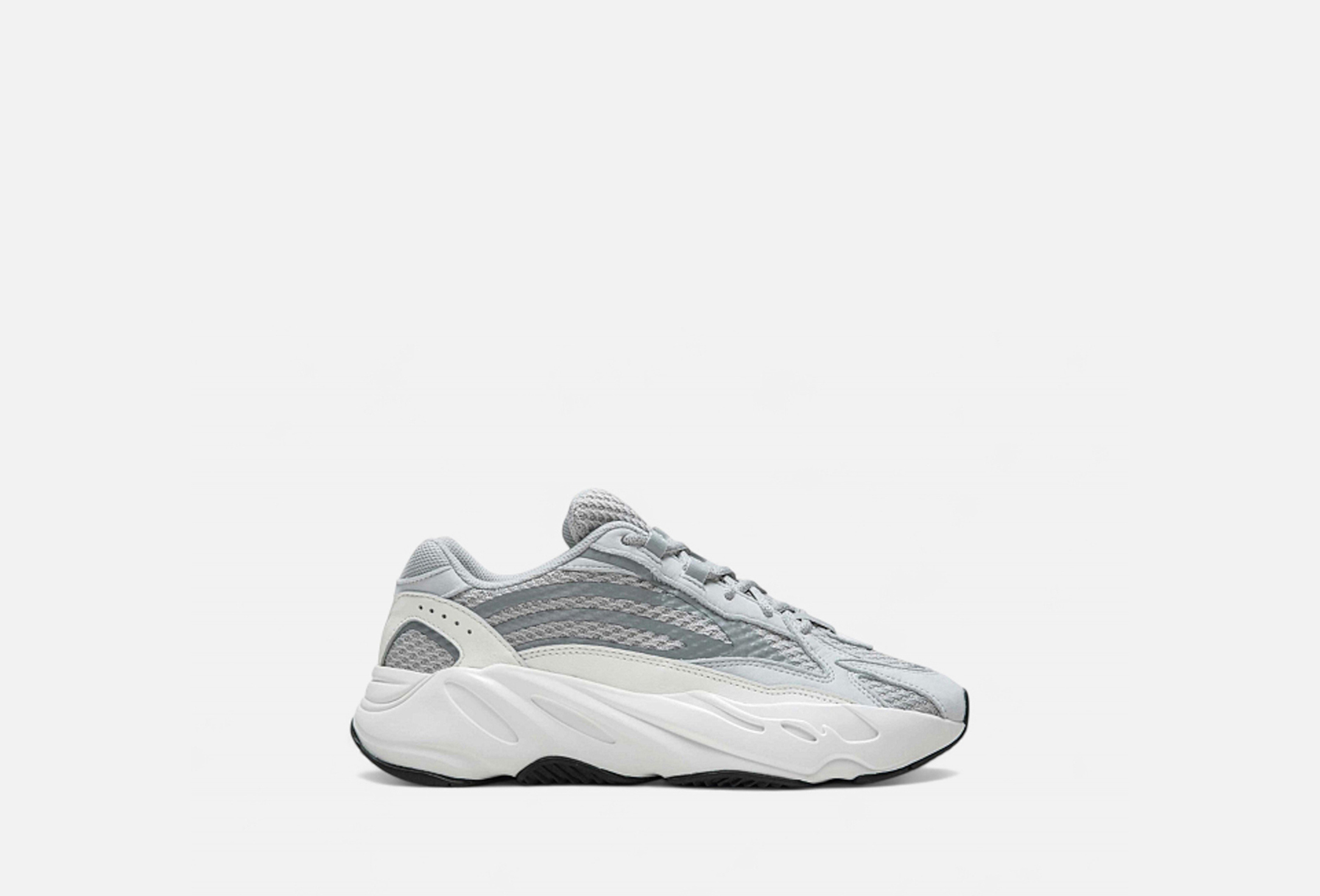 Adidas Кроссовки Yeezy Boost 700 V2 Static 37 — купить, цена в Москве